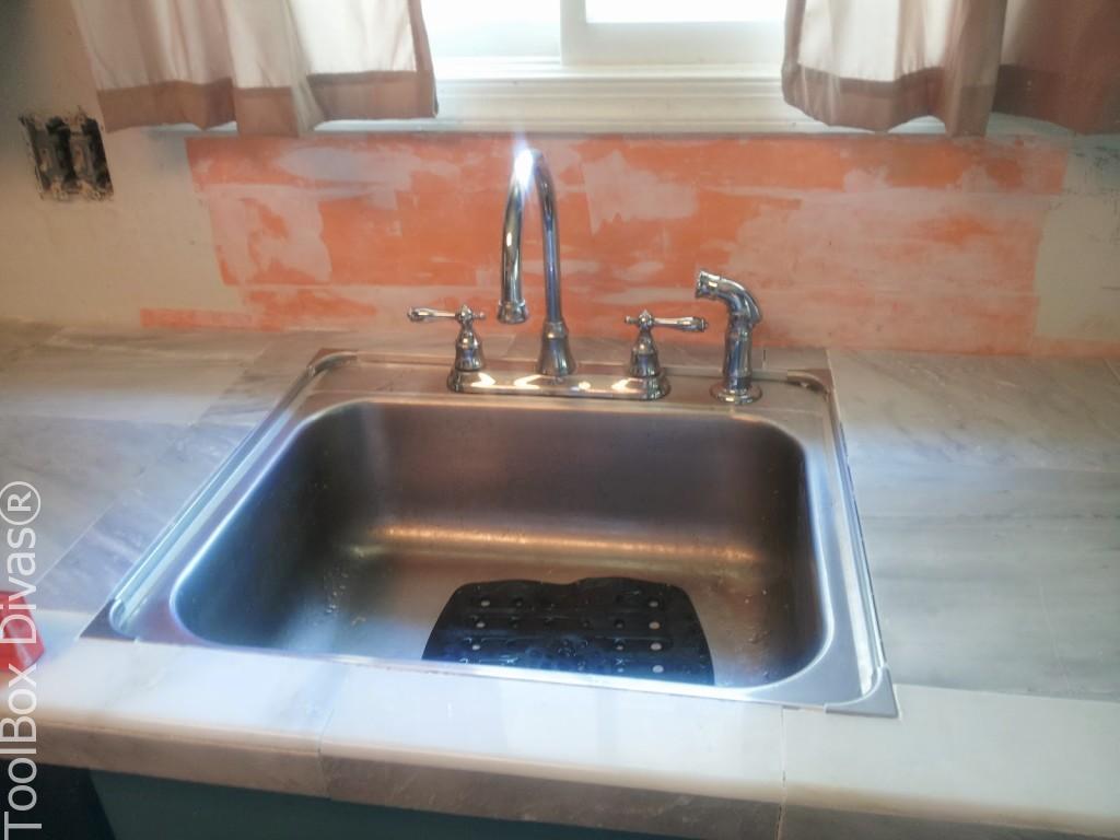 How To Install a Kitchen Tile Backsplash The Easy Way - ToolBox Divas