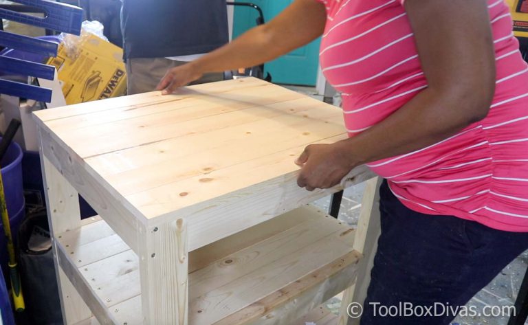 Simple DIY Planer Stand - ToolBox Divas